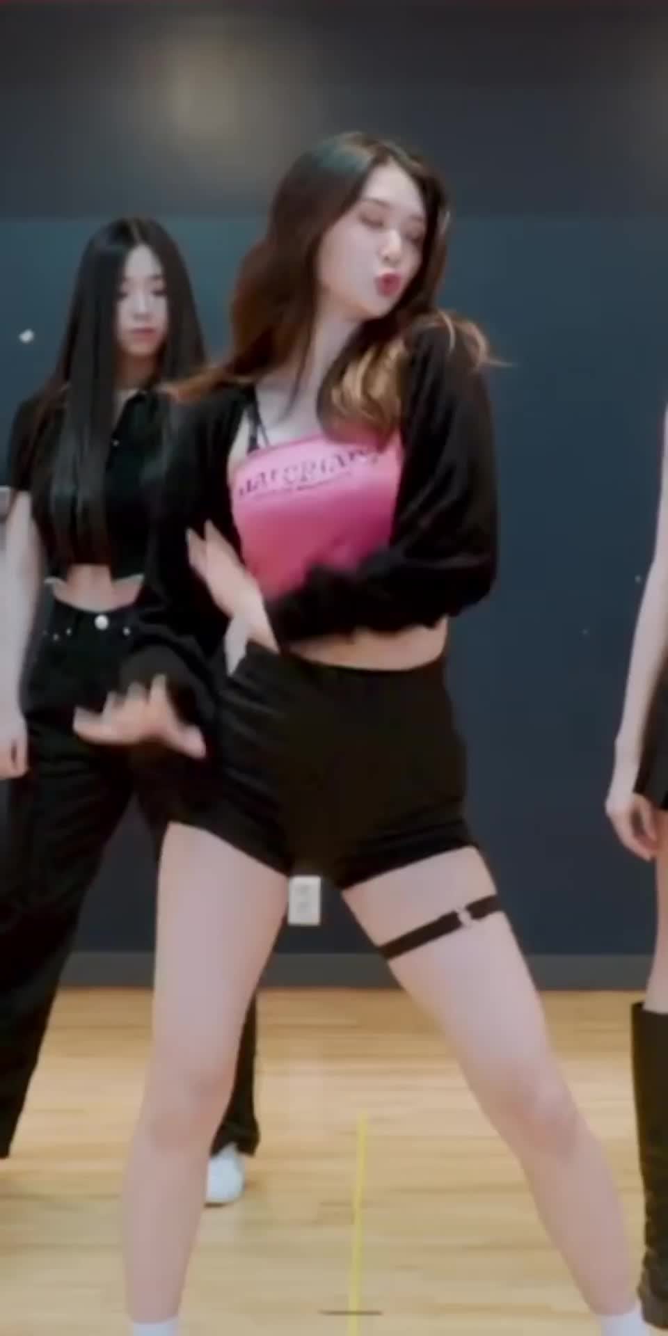 tripleS - Yubin - KPOP NSFW