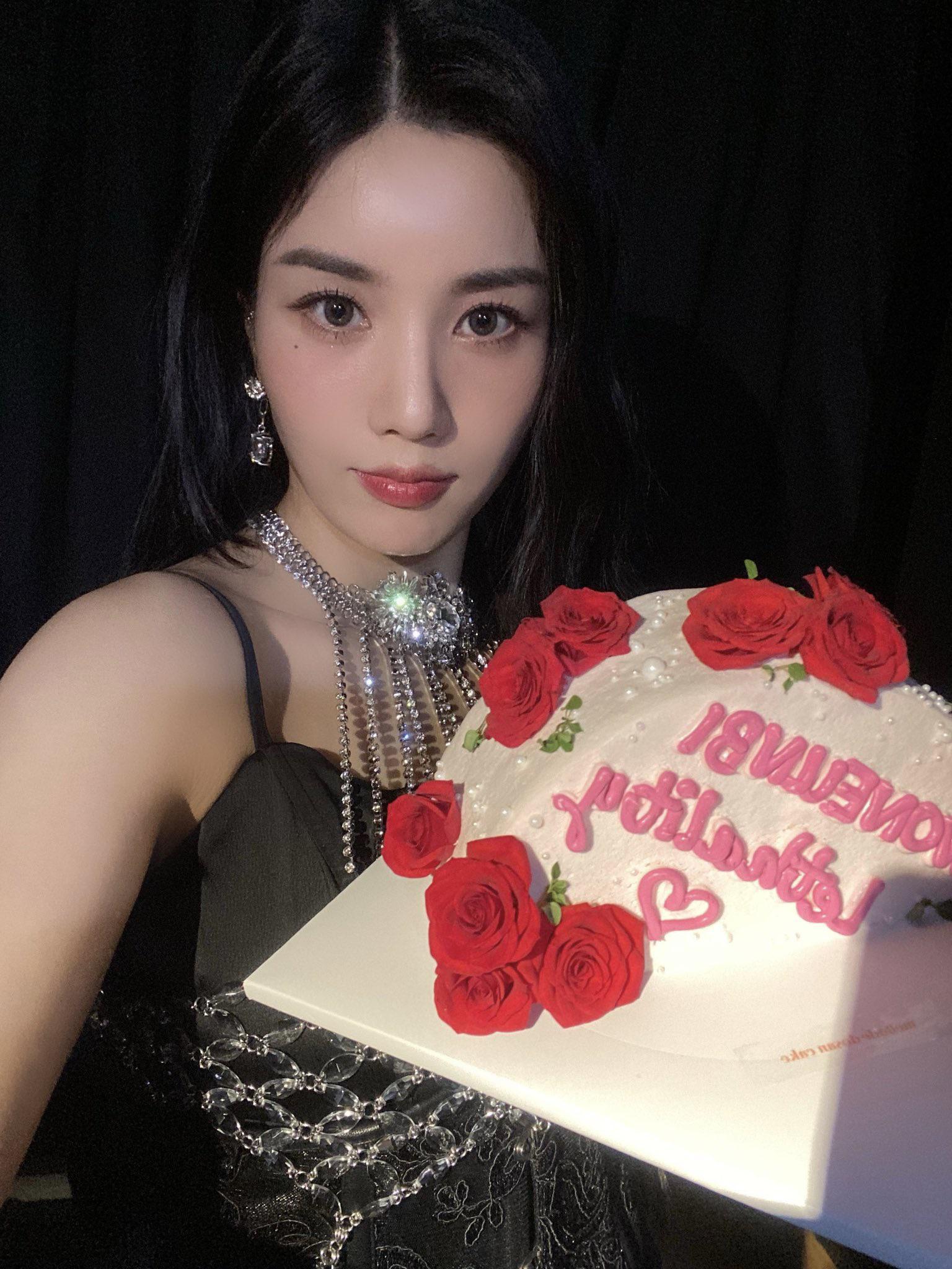 221012 Eunbi – Comeback Showcase ‘Lethality’ – KPOP NSFW