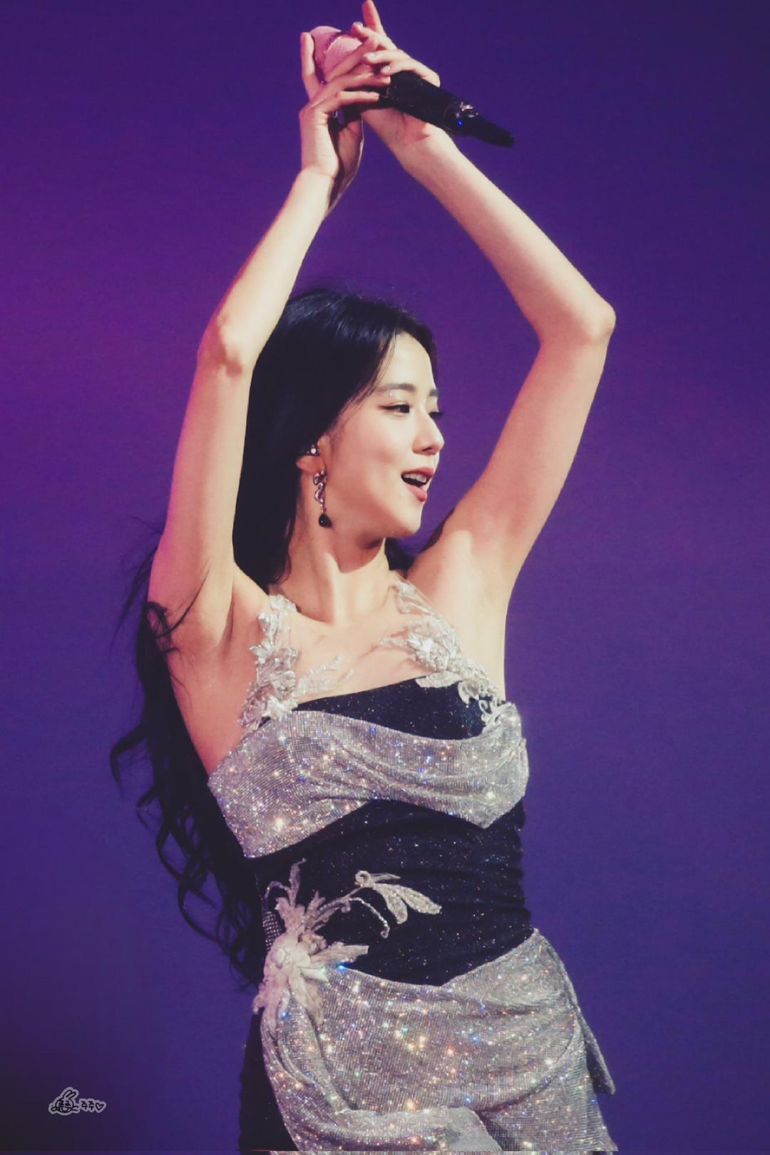 Blackpink - jihyo smooth and sweaty lickable pits - KPOP NSFW