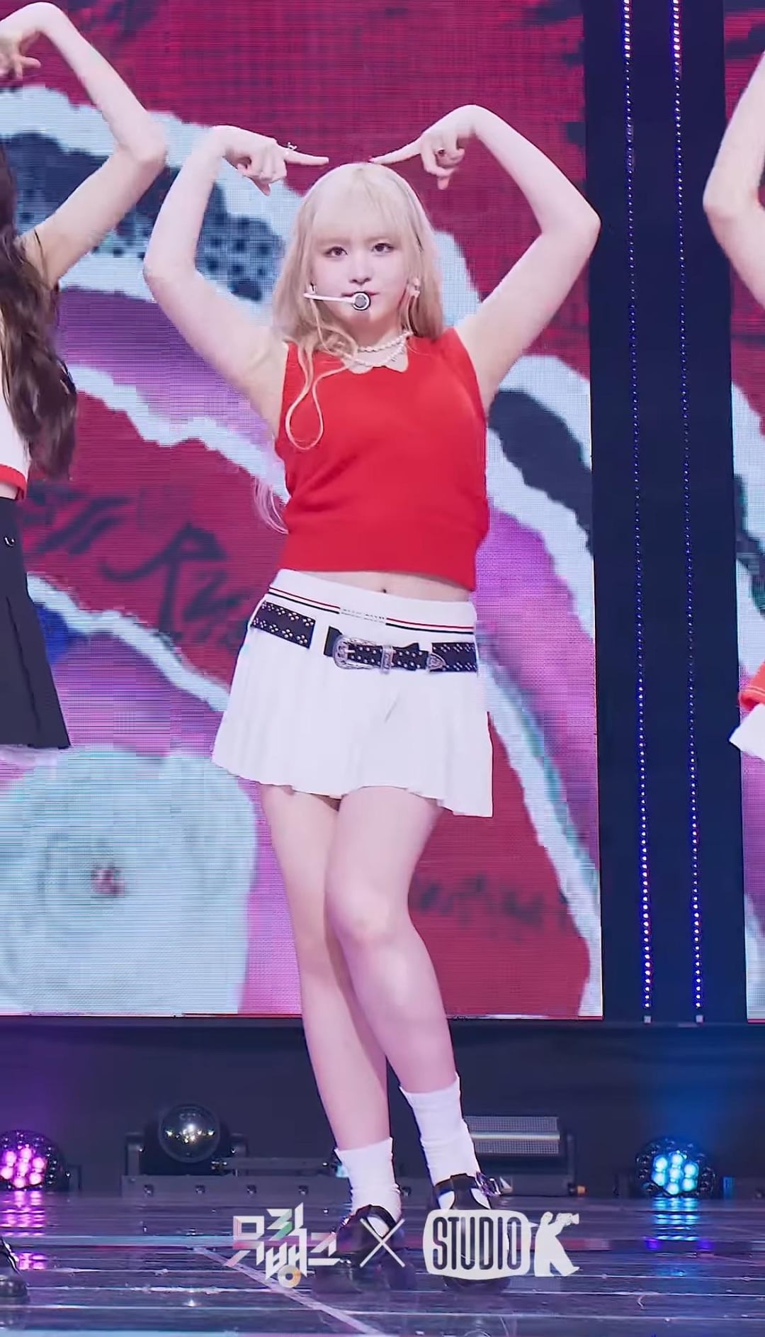 Liz (low quality but i'm just happy they're showing Liz pits now ...