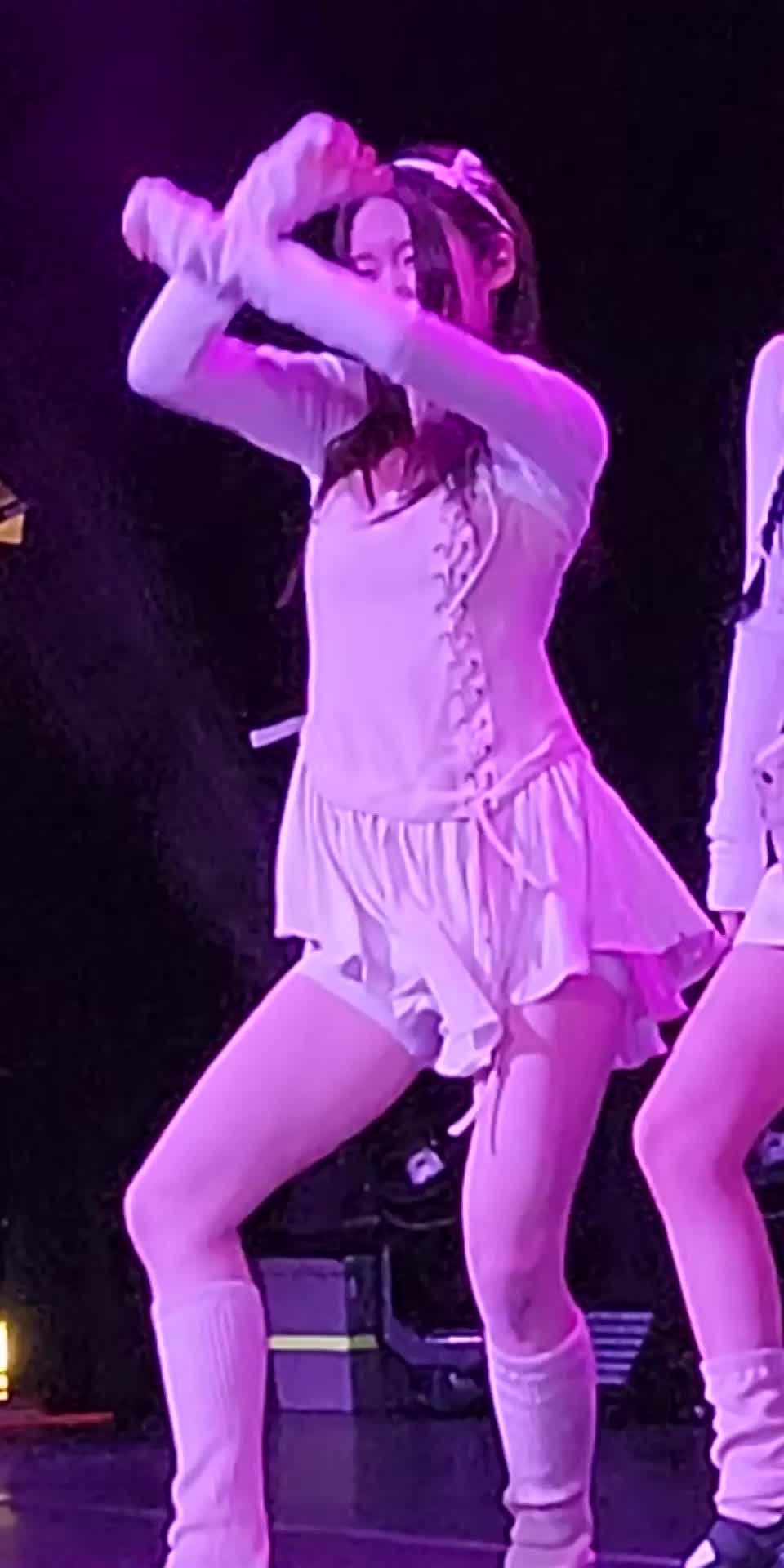 tripleS - Yubin - KPOP NSFW