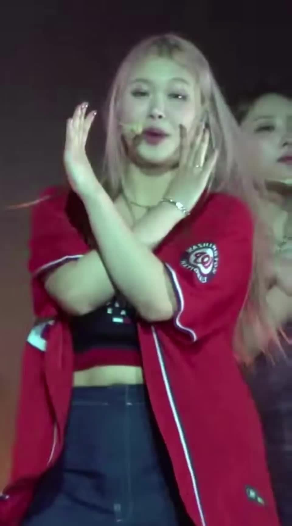 PURPLE KISS – Swan – KPOP NSFW