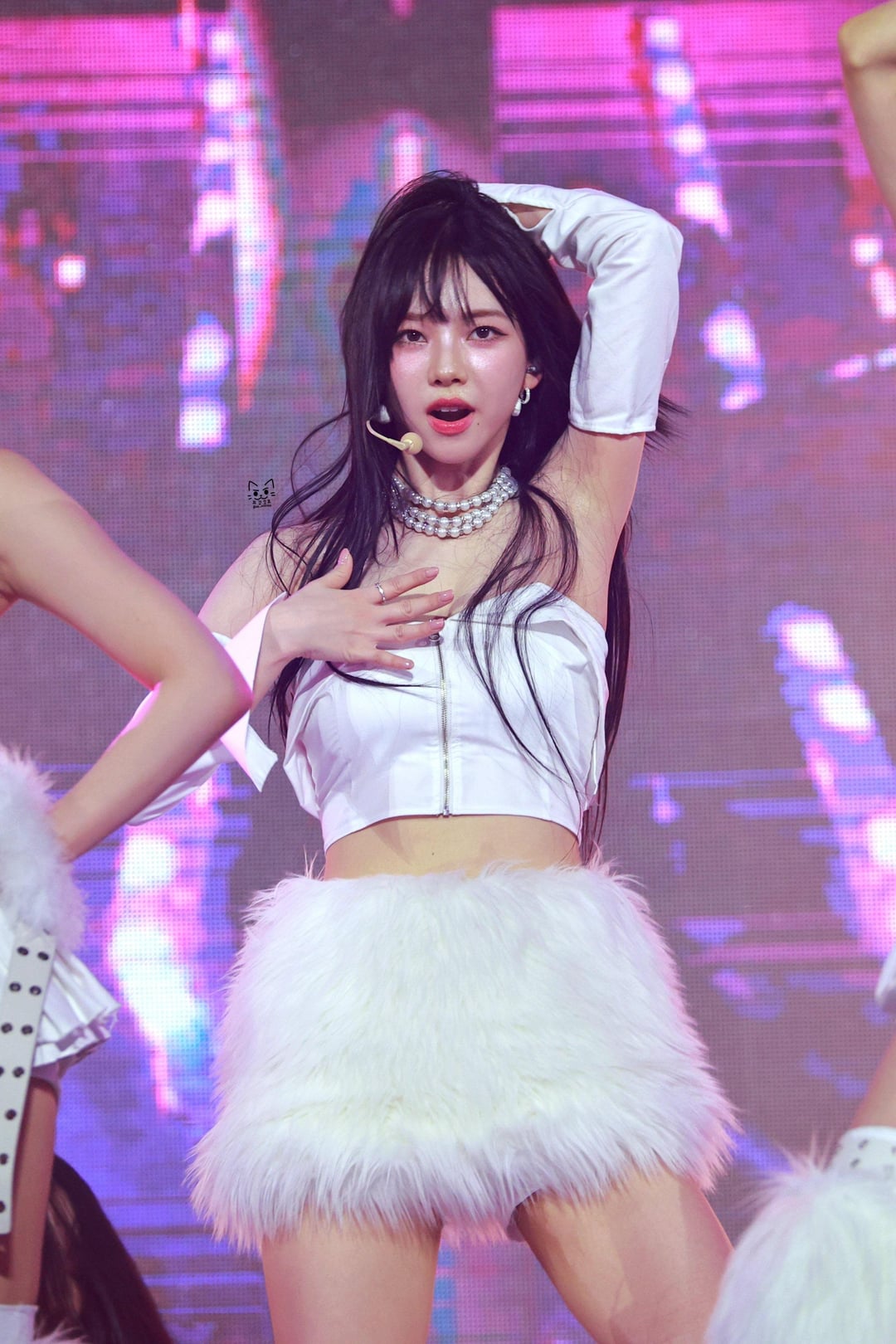 Karina sweaty pits - KPOP NSFW