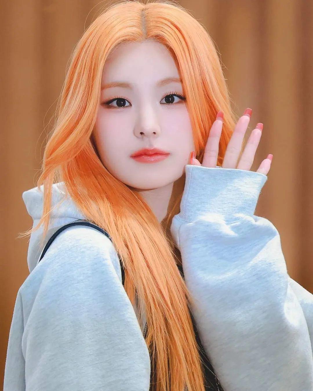 The ginger look contrasts beautifully with Yeji's (ITZY) pure, angelic complexation ... - KPOP NSFW