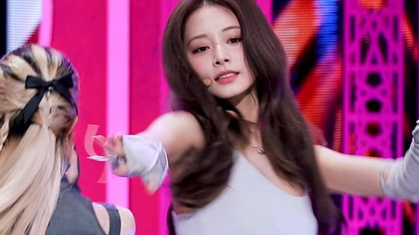 tzuyu - twice / SET ME FREE Inkigayo 230319 (full vid in the comments) - KPOP NSFW