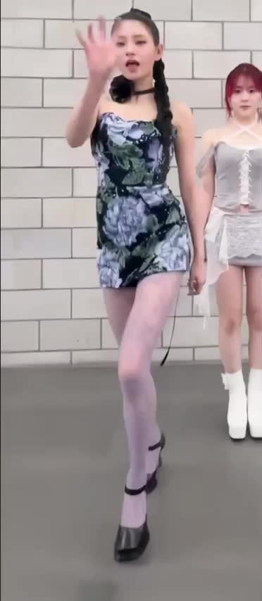 EVERGLOW - Yiren - KPOP NSFW