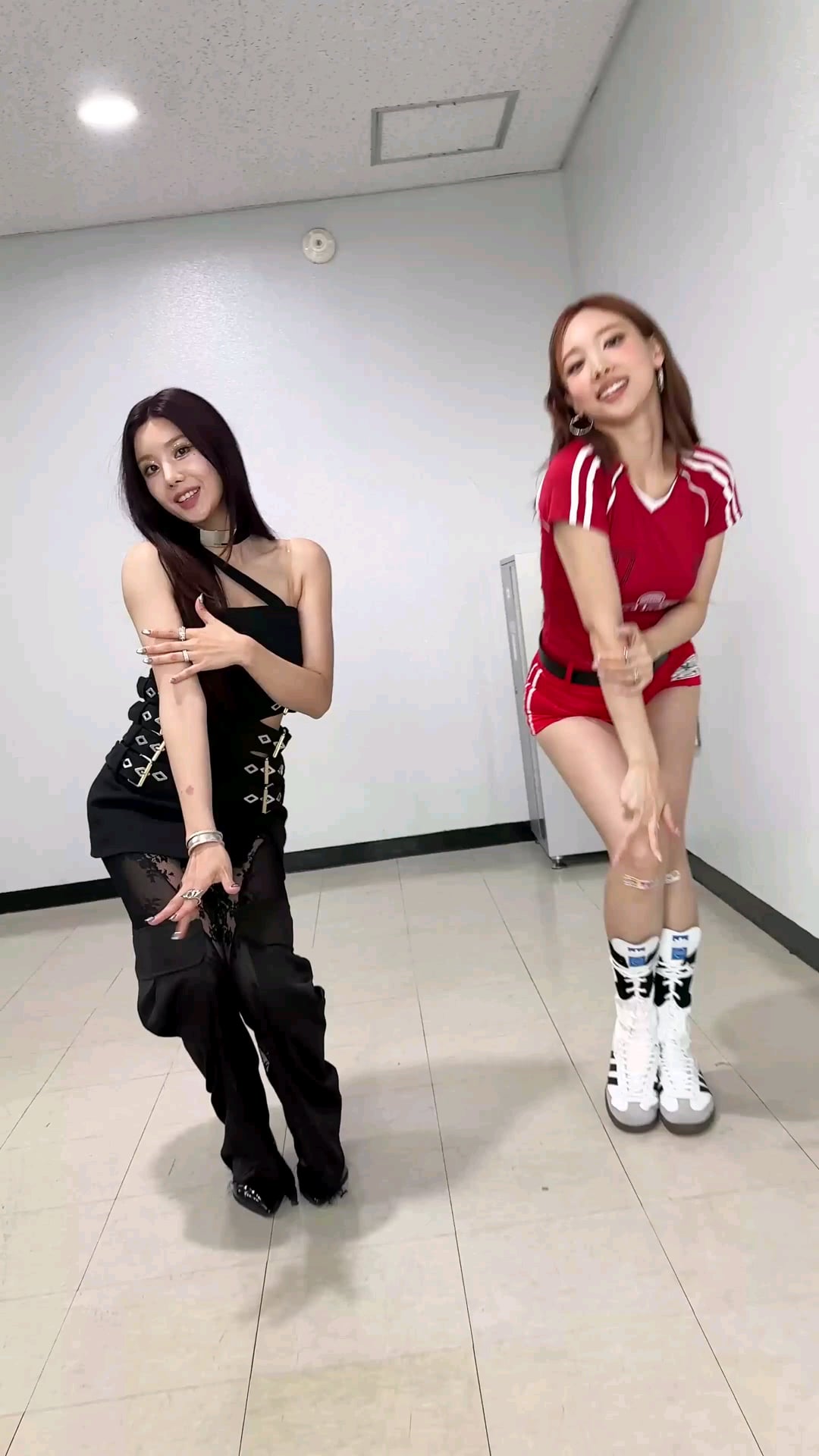 240626 Eunbi Tiktok Update with TWICE Nayeon - Repeat ABCD 🦋 Repeat SABOTAGE 🚨#SABOTAGE ...