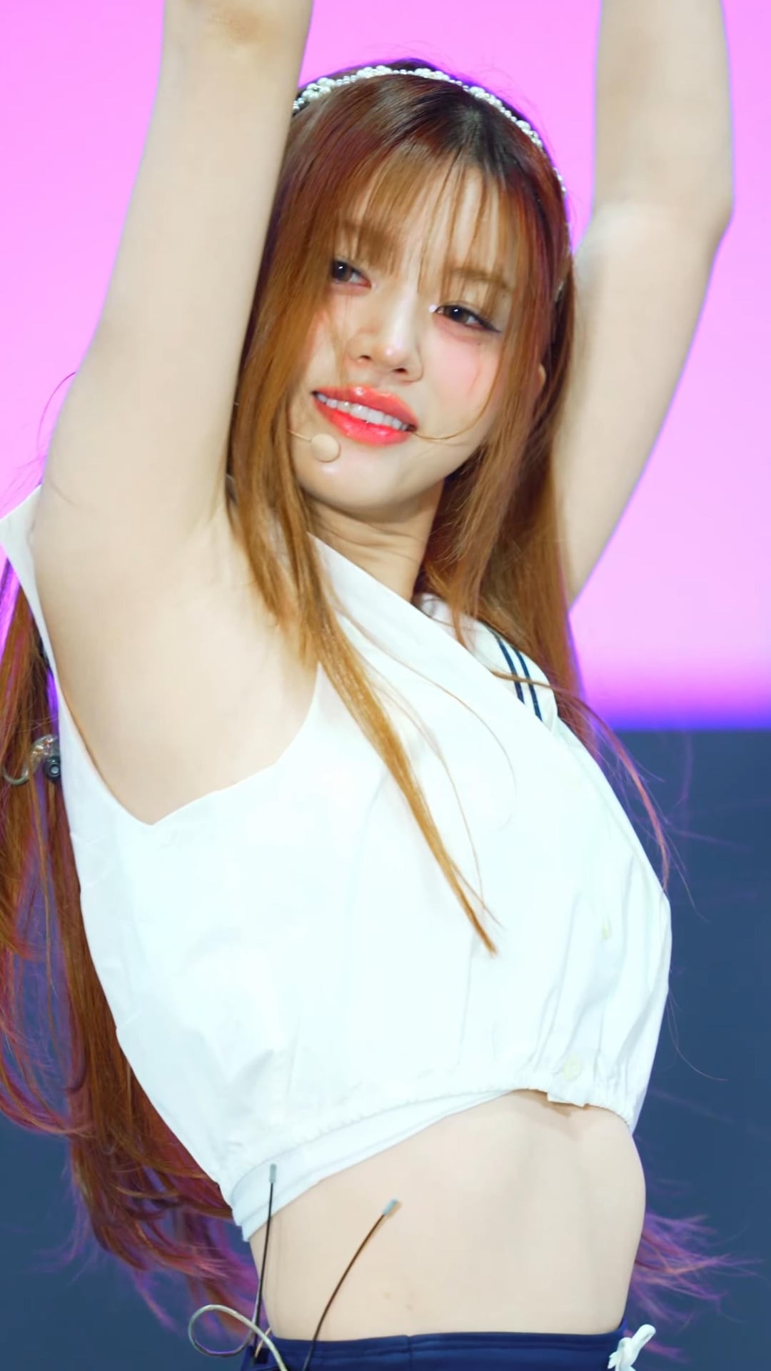 Minju (Illit) has best smoothest pits & pit folds in the industry may ...