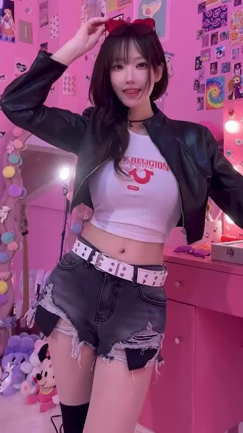 Magenta - QWER - KPOP NSFW