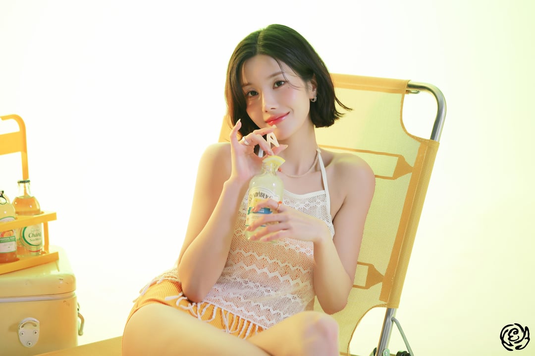 250429 Eunbi - CORALIQUE (25 Summer Collection 'Glow & Flow' Catalogue Photoshoot Behind - Part ...