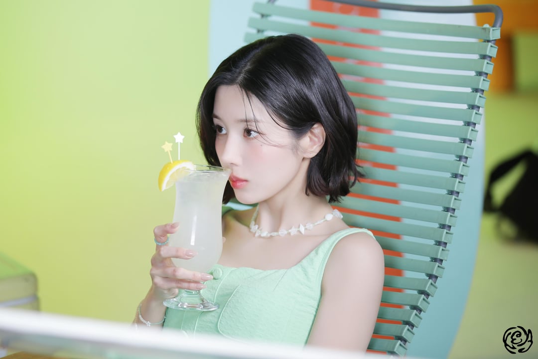 250429 Eunbi - CORALIQUE (25 Summer Collection 'Glow & Flow' Catalogue Photoshoot Behind - Part ...