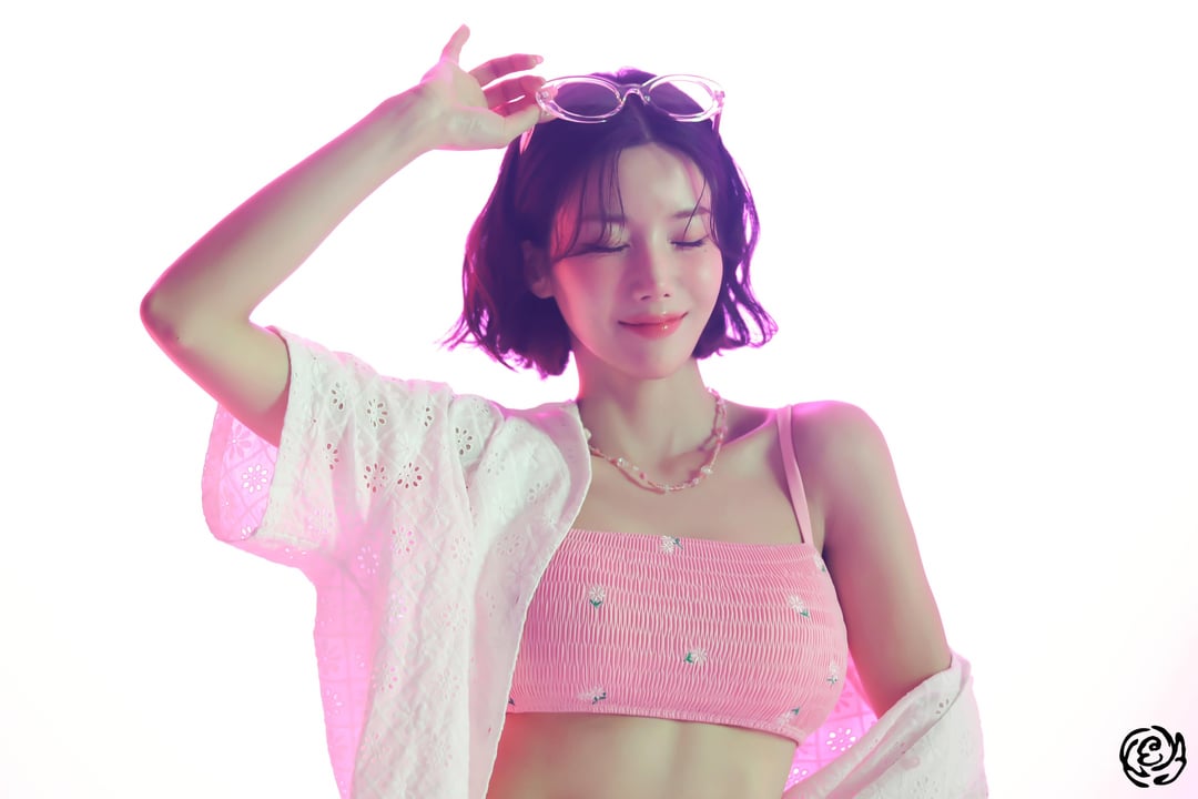 250429 Eunbi - CORALIQUE (25 Summer Collection 'Glow & Flow' Catalogue Photoshoot Behind - Part ...