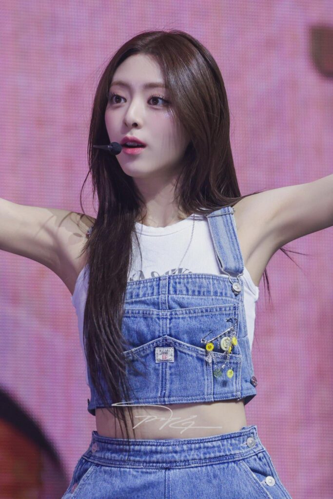 Yuna (ITZY) - KPOP NSFW