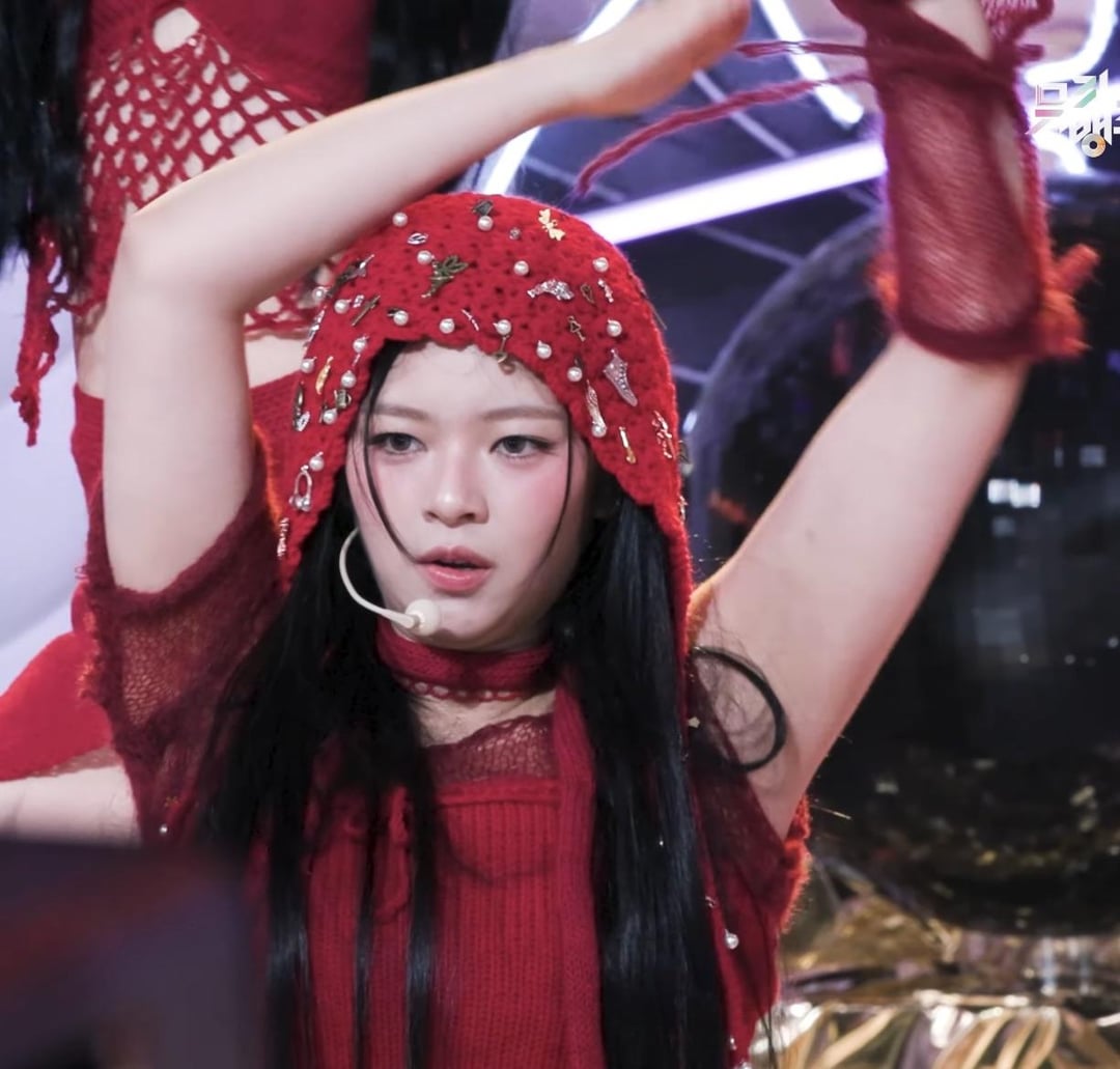 THE VERY RARE JEONGYEON ARMPIT - KPOP NSFW